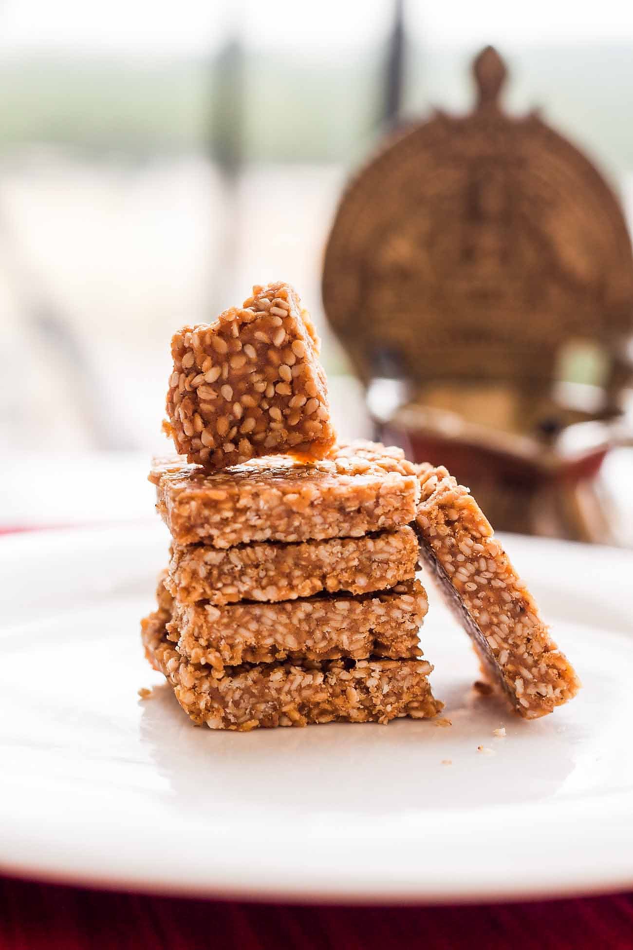 Til Chikki Recipe – Healthy Sesame Bars – FoodWiki