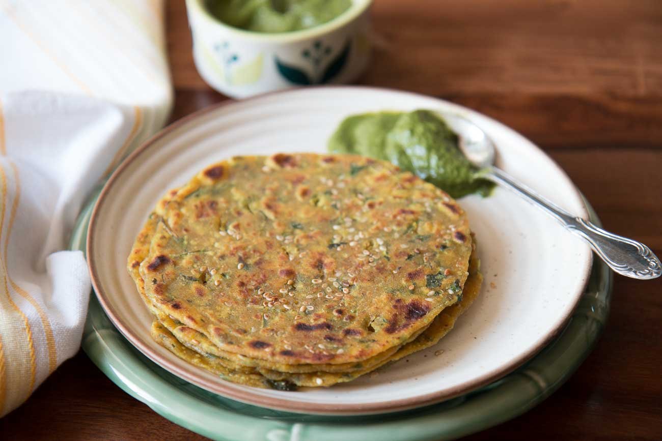 Maharashtrian Multigrain Thalipeeth Recipe – FoodWiki
