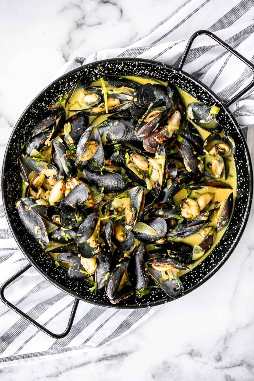 Yellow Curry Mussels – FoodWiki